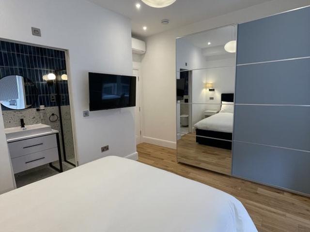 Room at Ravensbourne Road, Greater London