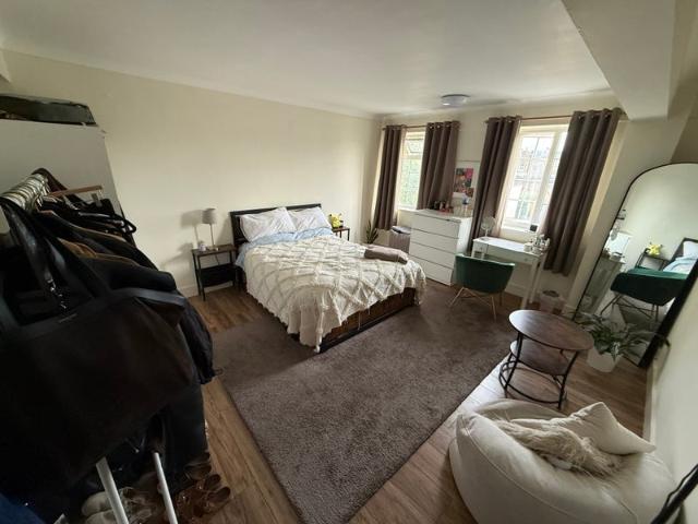 Room at Ravenscourt Gardens, Greater London