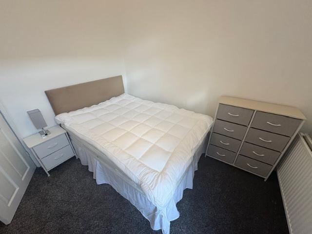 Room at Ravenscroft Street, Greater London