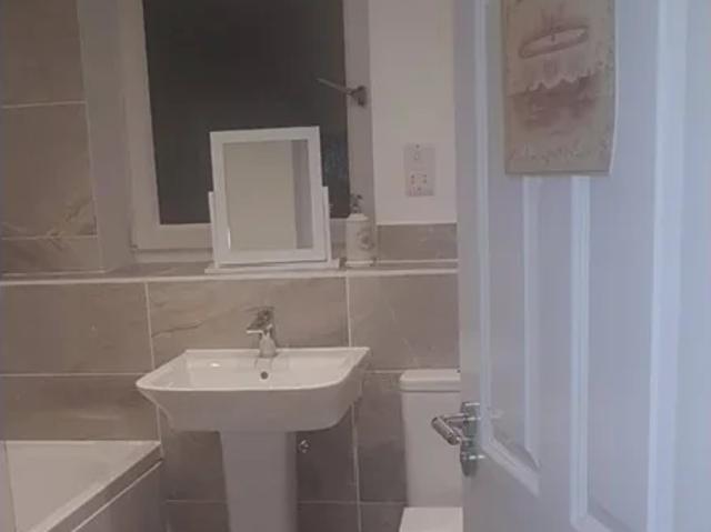 Room at Rayners Lane, Greater London