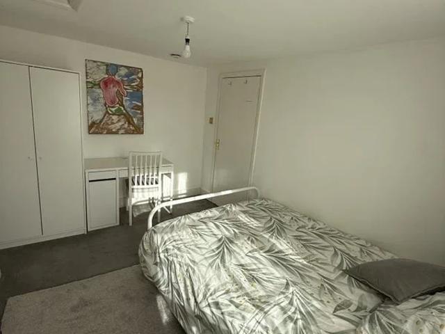 Room at Raynham Road, Greater London