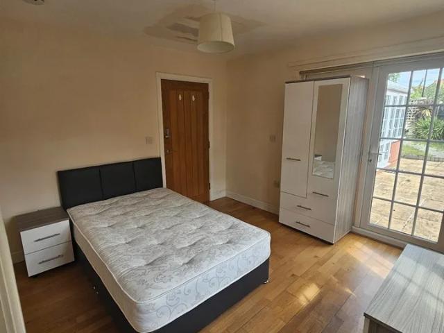 Room at Rectory Road, Birmingham