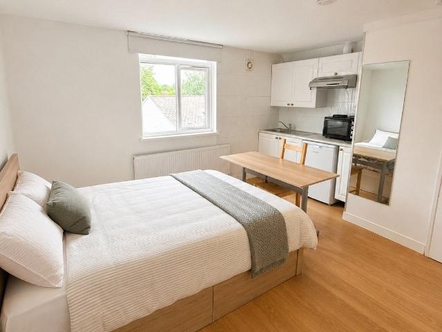 Room at Rectory Road, Greater London