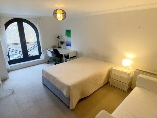 Room at Regency Street, City of Westminster