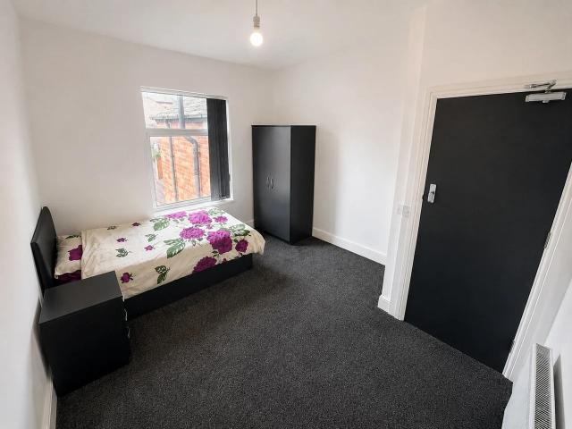 Room at Regent Road, Birmingham