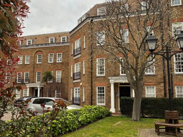 Room at Regents Bridge Gardens, Greater London