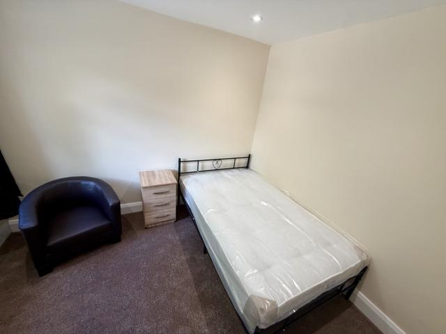 Room at Redmere Grove, Manchester