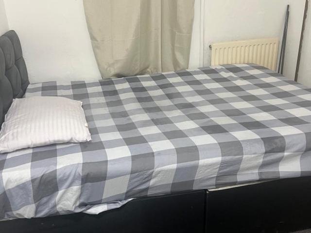 Room at Reddish Lane, Manchester