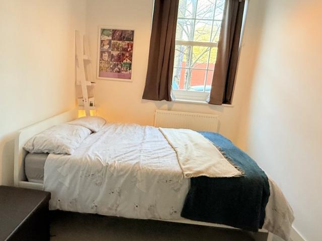 Room at Redhill Street, Greater London