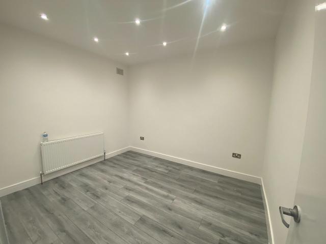 Room at Redriffe Road, Greater London
