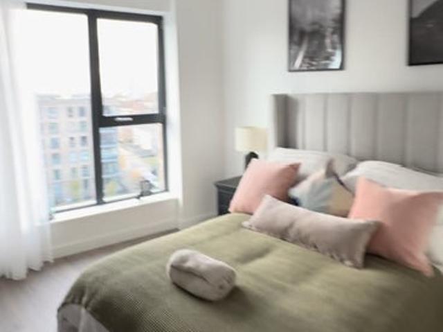 Room at Reed Avenue, Greater London
