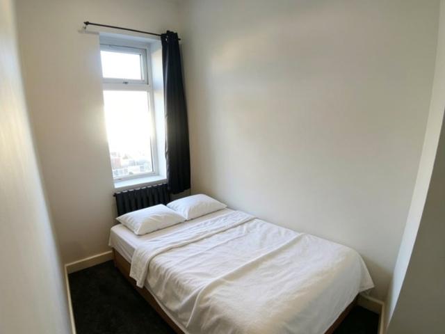 Room at Reede Road, Greater London