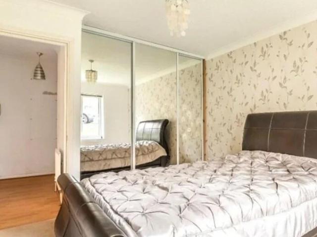 Room at Reedham Drive, Greater London