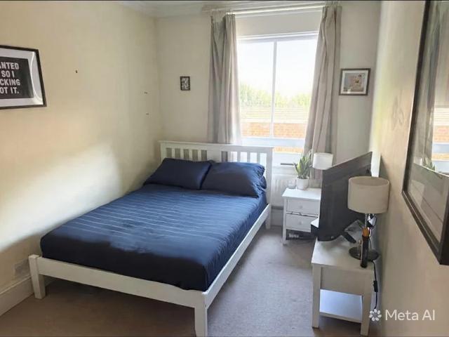 Room at Renfrew Road, Greater London