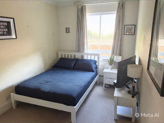 Room at Renfrew Road, Greater London