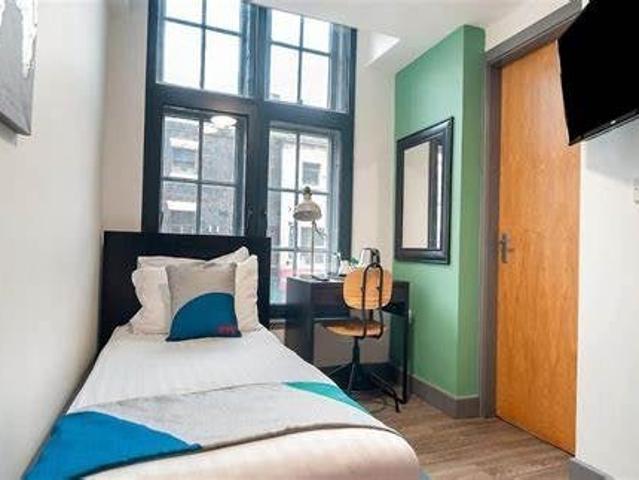 Room at Renshaw Street, Liverpool