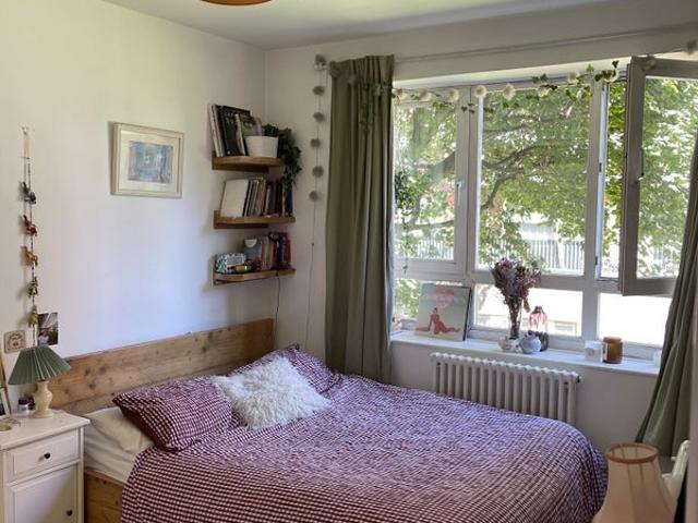 Room at Retreat Place, Greater London