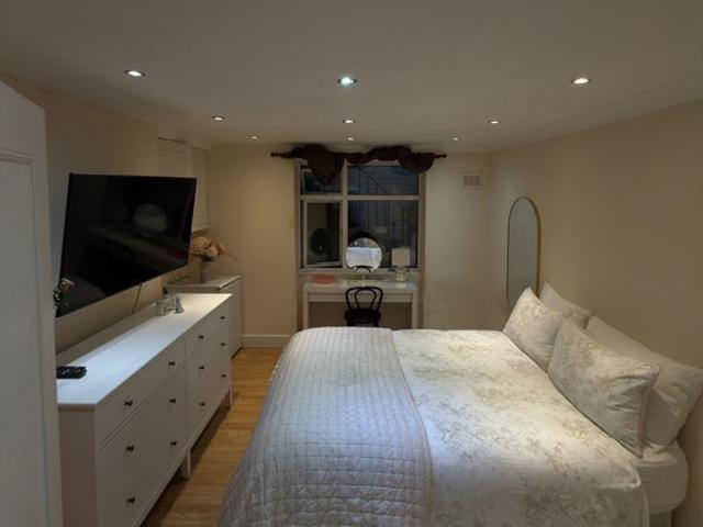 Room at Rhyl Street, Greater London