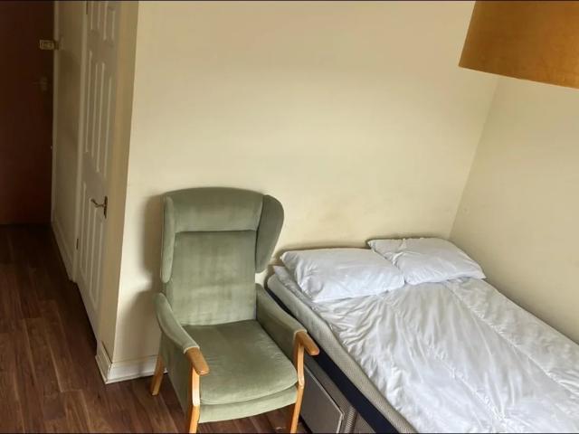 Room at Richville Road, Southampton