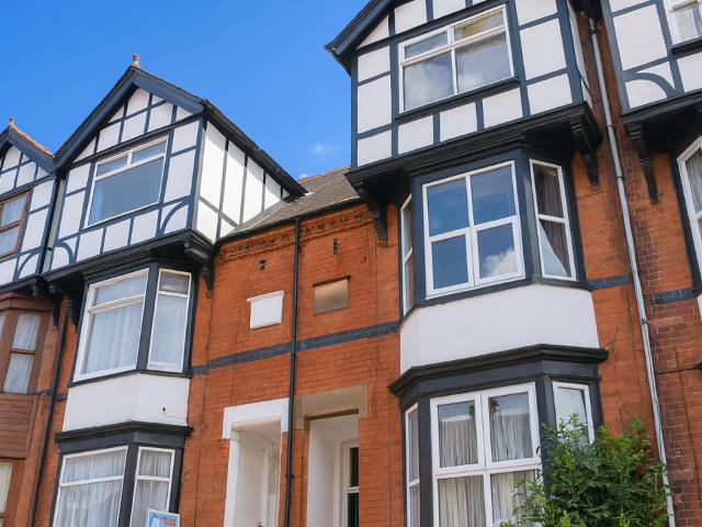 Room at Richmond Avenue, Leicester