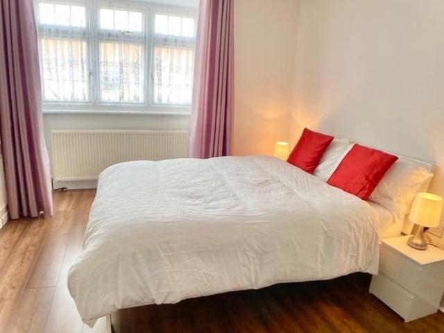 Room at Richmond Crescent, Slough