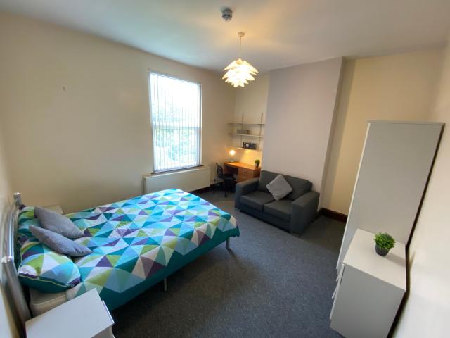Room at Richmond Grove, Manchester