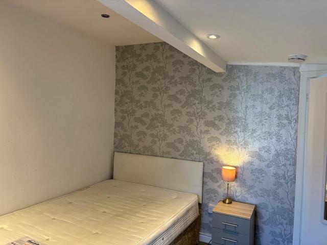 Room at Richmond Grove, Manchester
