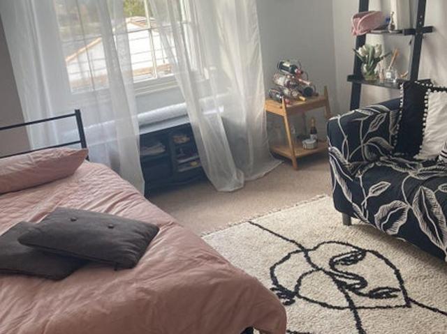 Room at Richmond Hill Avenue, Bristol