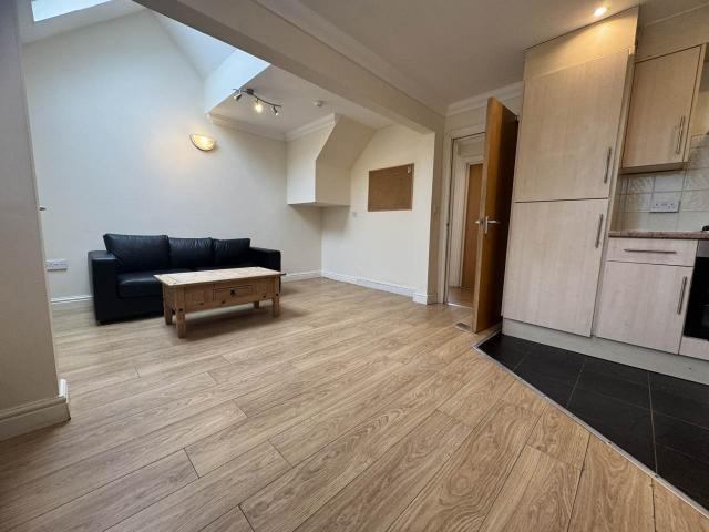 Room at Richmond Road, Cardiff