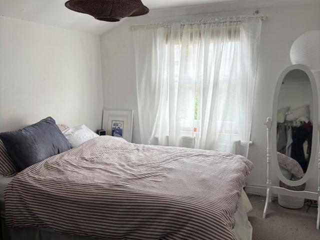 Room at Richmond Road, Greater London