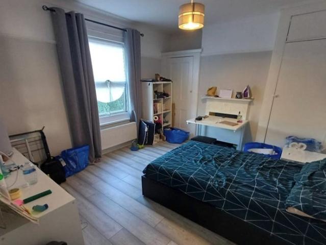Room at Richmond Road, Greater London