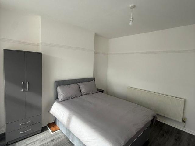 Room at Richmond Road, Dudley