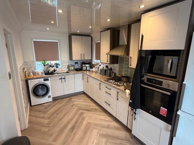 Room at Ridgeway Avenue, Blackburn