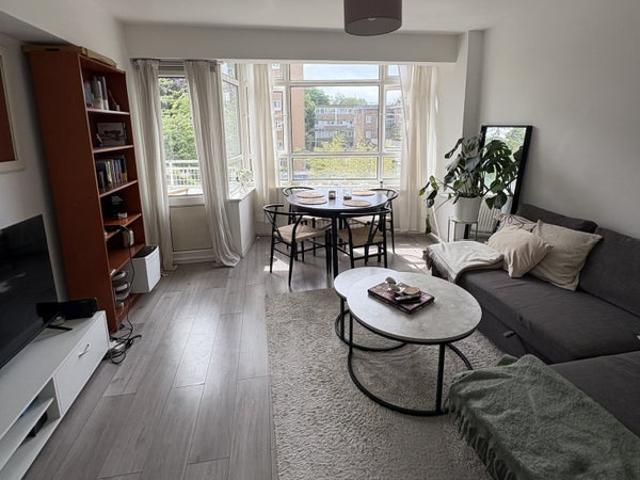 Room at Riley Street, Greater London