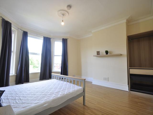Room at Risca Road, Newport