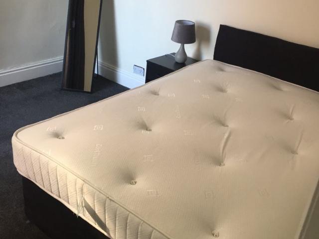 Room at Ripponden Road, Oldham