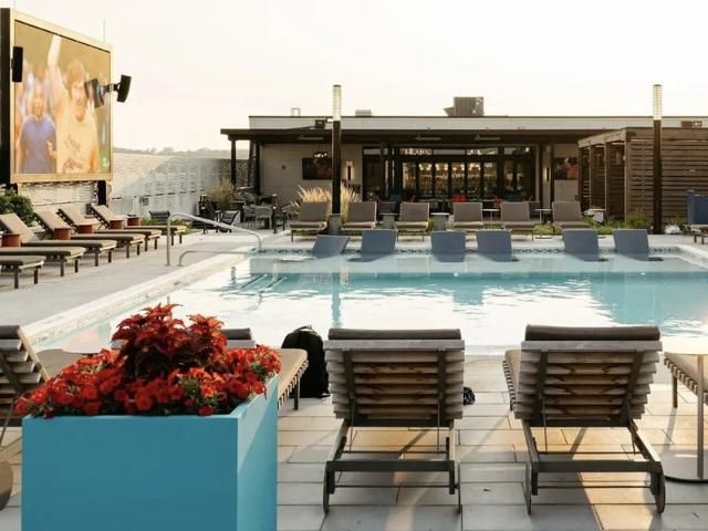 Room at Rive Bloomington!
