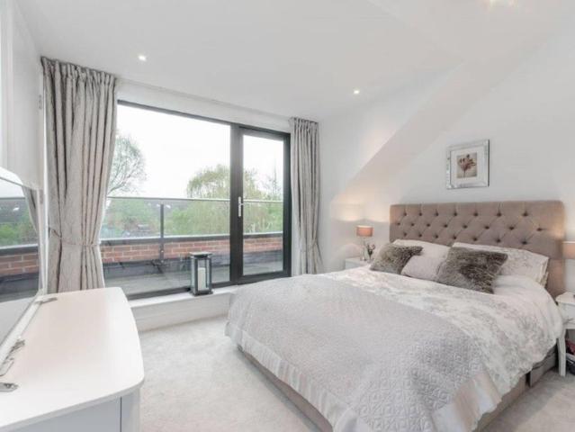 Room at Riverdale Drive, Greater London