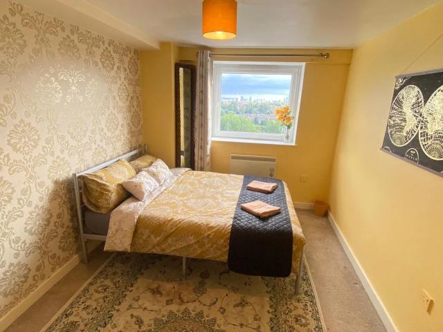 Room at Riverdale Road, Manchester