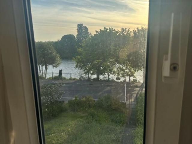 Room at Riverside Close, Greater London