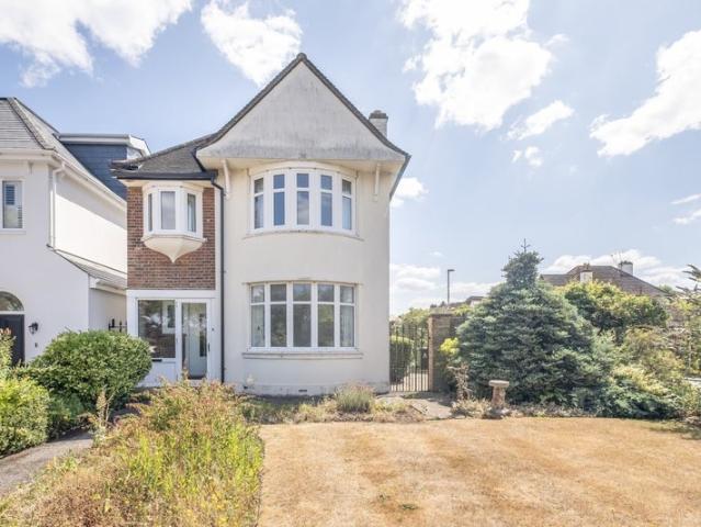 Room at Riverside Close, Greater London