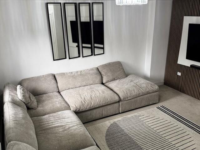 Room at Riverway Gardens, Nottingham
