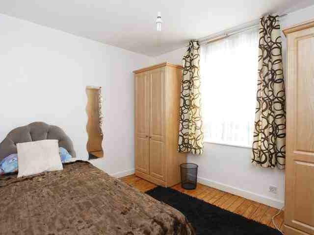 Room at Riverton Close, City of Westminster