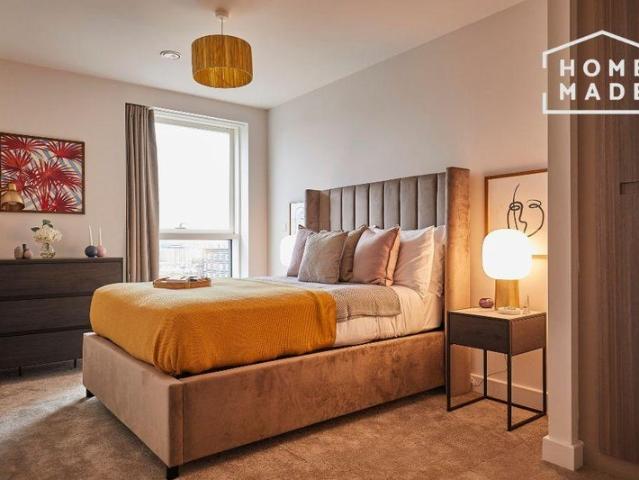 Room at Rochdale Road, Manchester