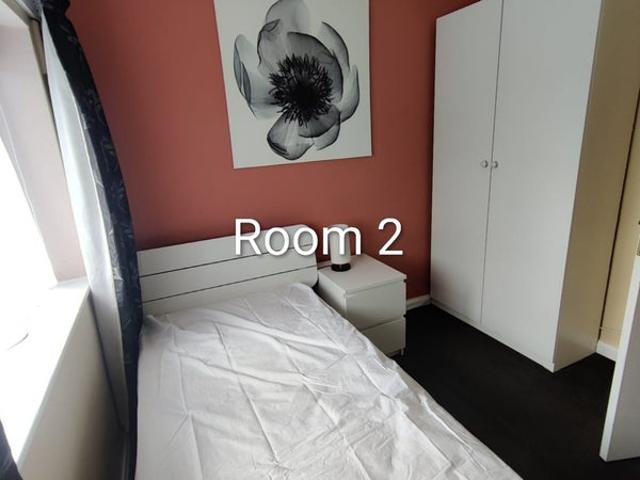 Room at Roche Avenue, York