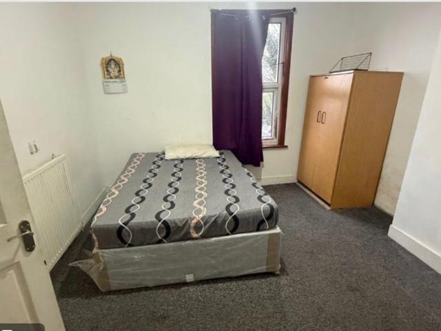 Room at Rochester Square, Greater London
