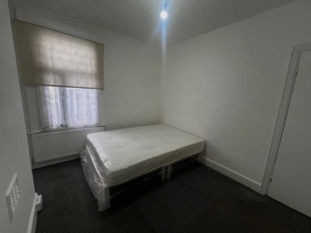 Room at Rochester Square, Greater London