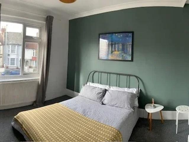 Room at Rock Avenue, Gillingham