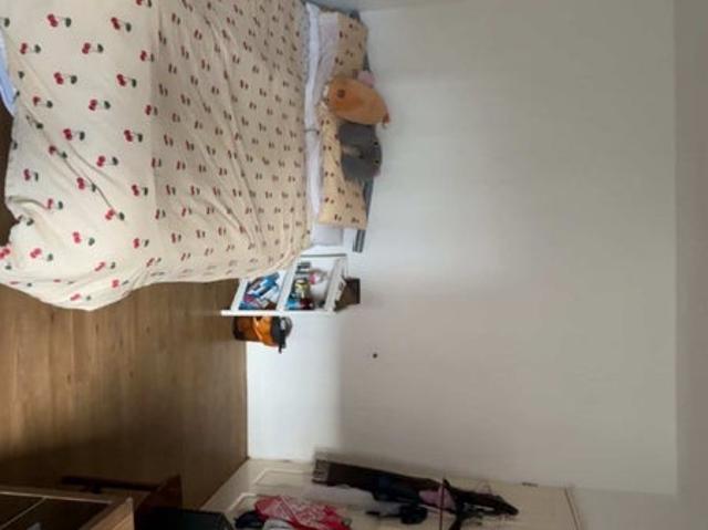 Room at Rockingham Street, Greater London