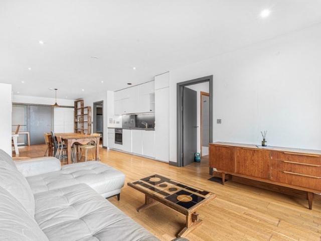 Room at Roach Road, Greater London